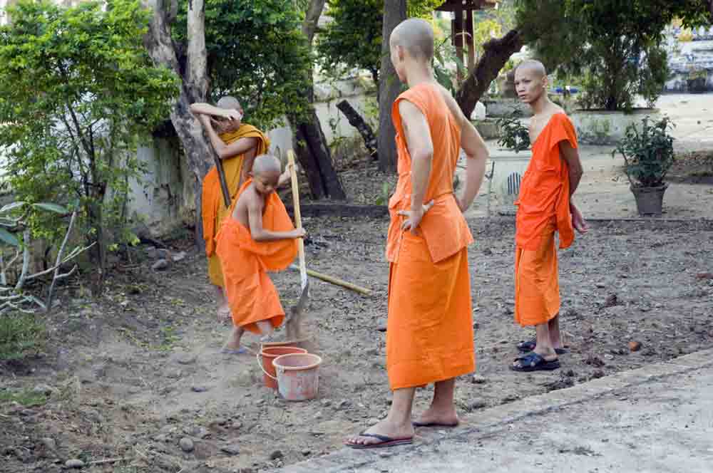AsiaPhotoStock, working monks